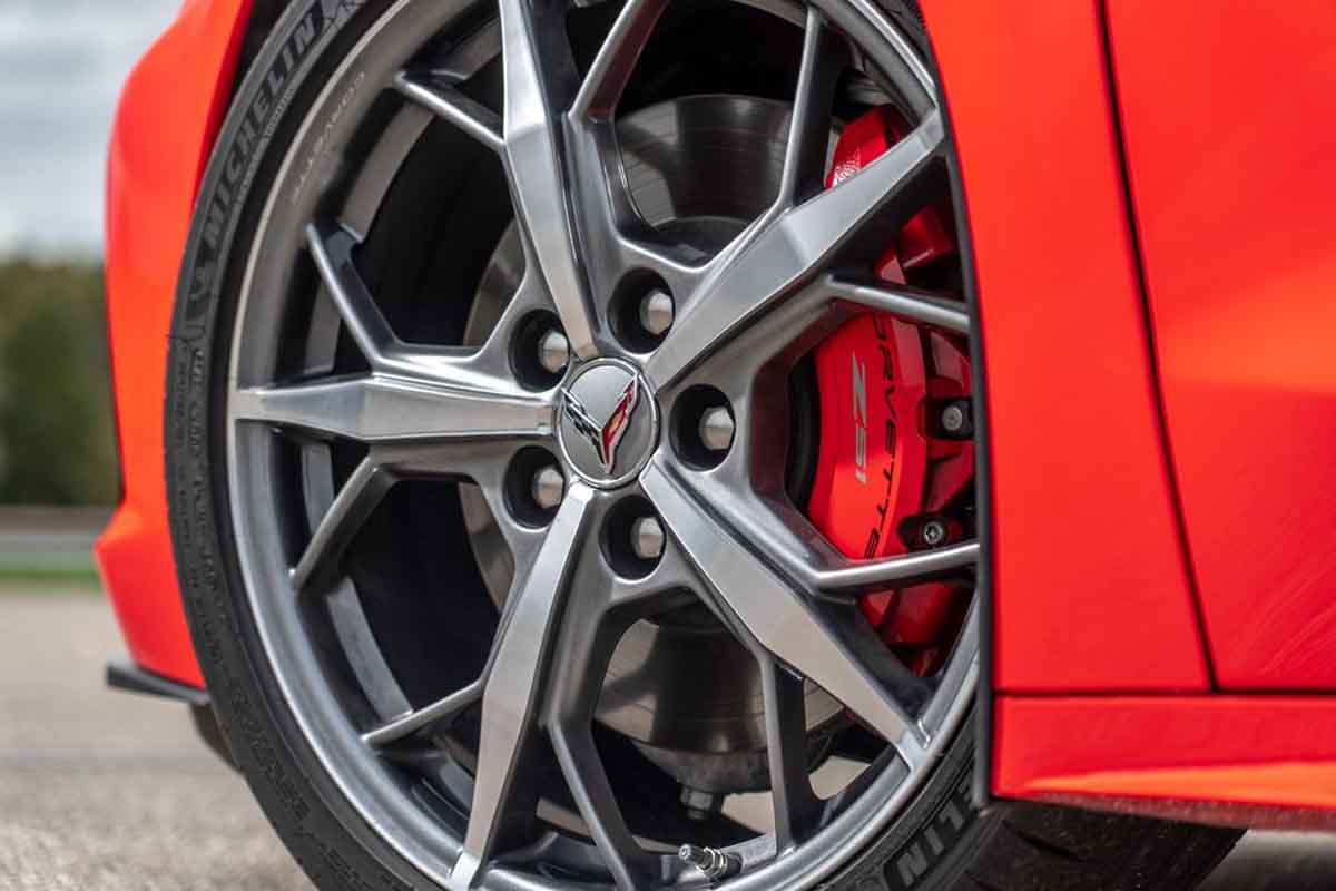 StriveME - كورفيت c8 2021 خصائصها ومميزاتها بالسعودية